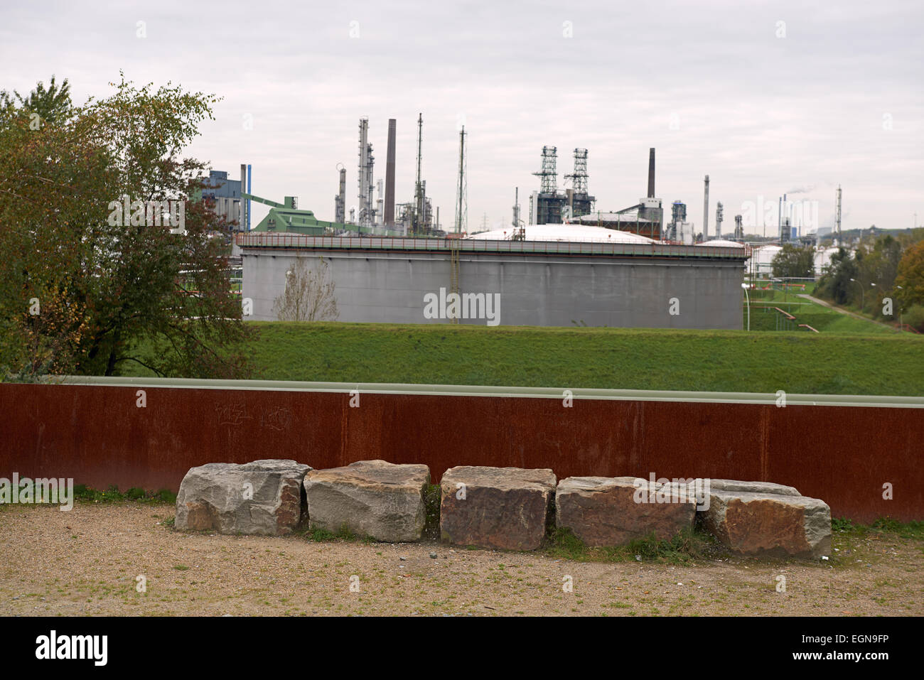 Oil refinery, Gelsenkirchen-Horst, North Rhine Westphalia, Germany ...