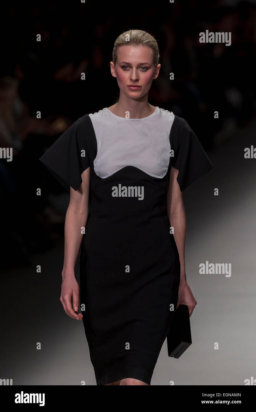 Net a porter model hi-res stock photography and images - Alamy