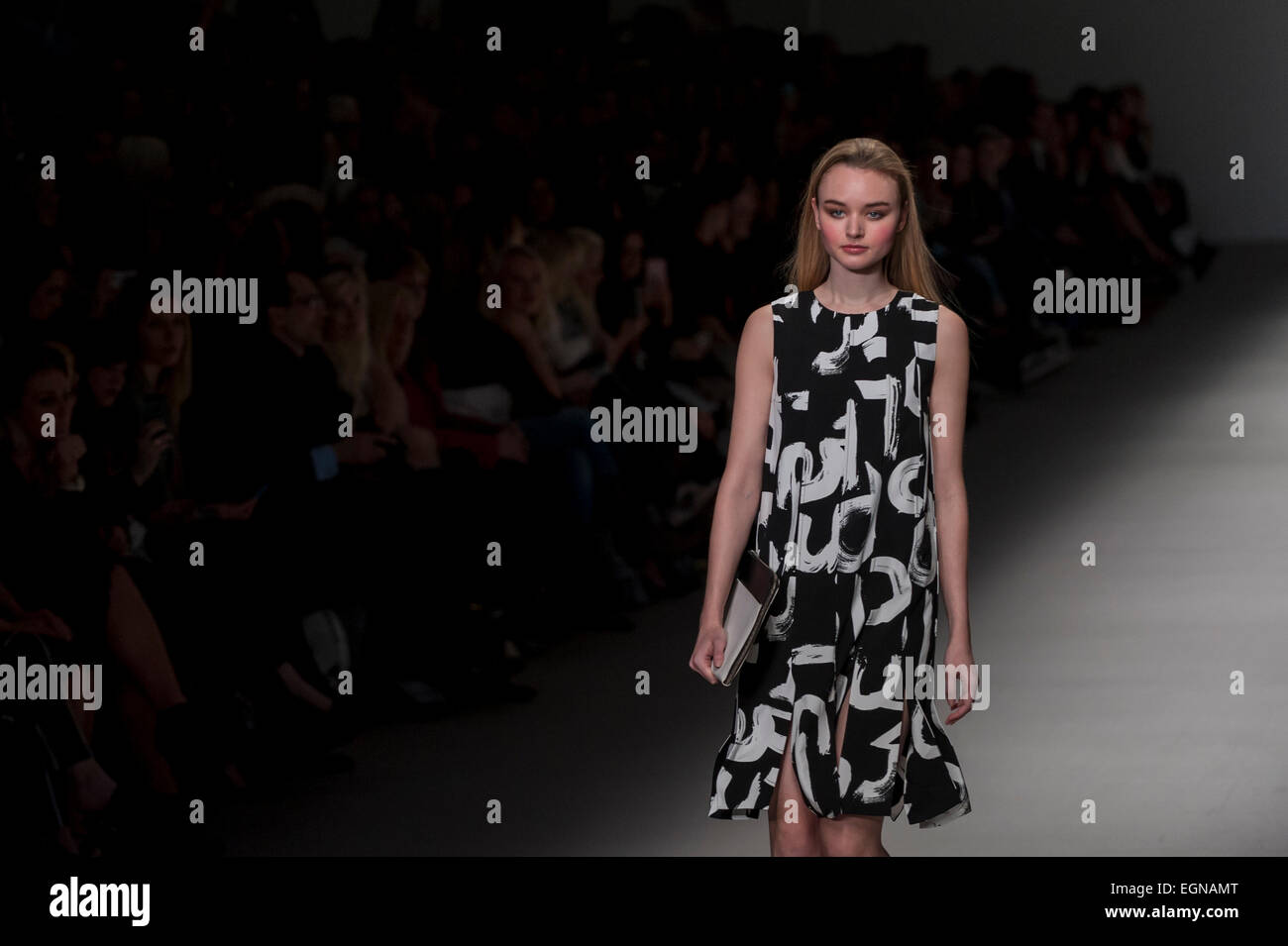 Net a porter model hi-res stock photography and images - Alamy