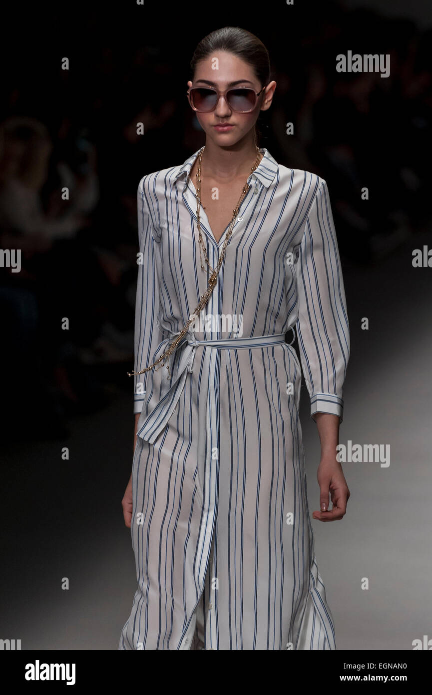 Net a porter model hi-res stock photography and images - Alamy