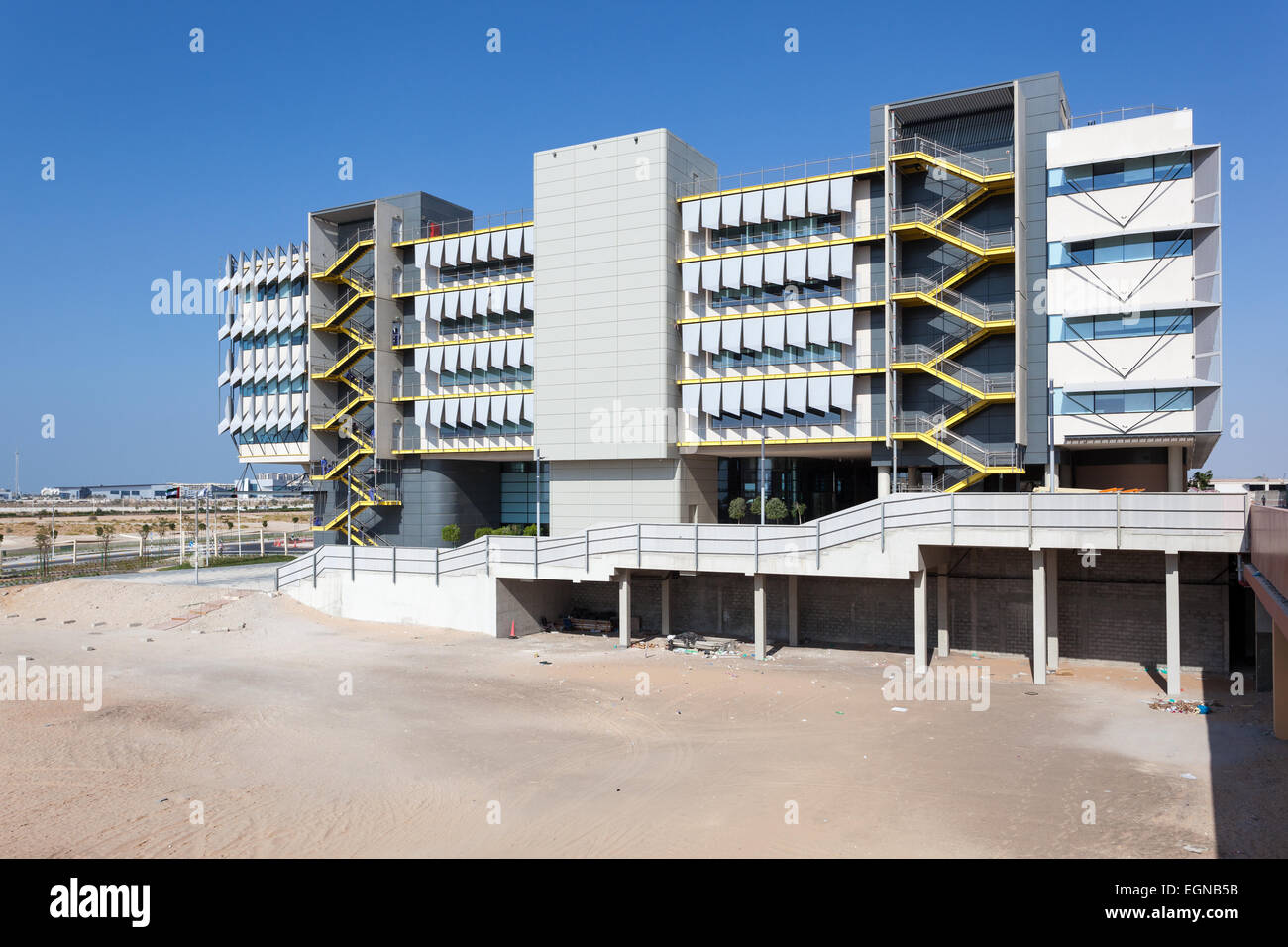 Masdar institute of science and technology hi-res stock photography and ...