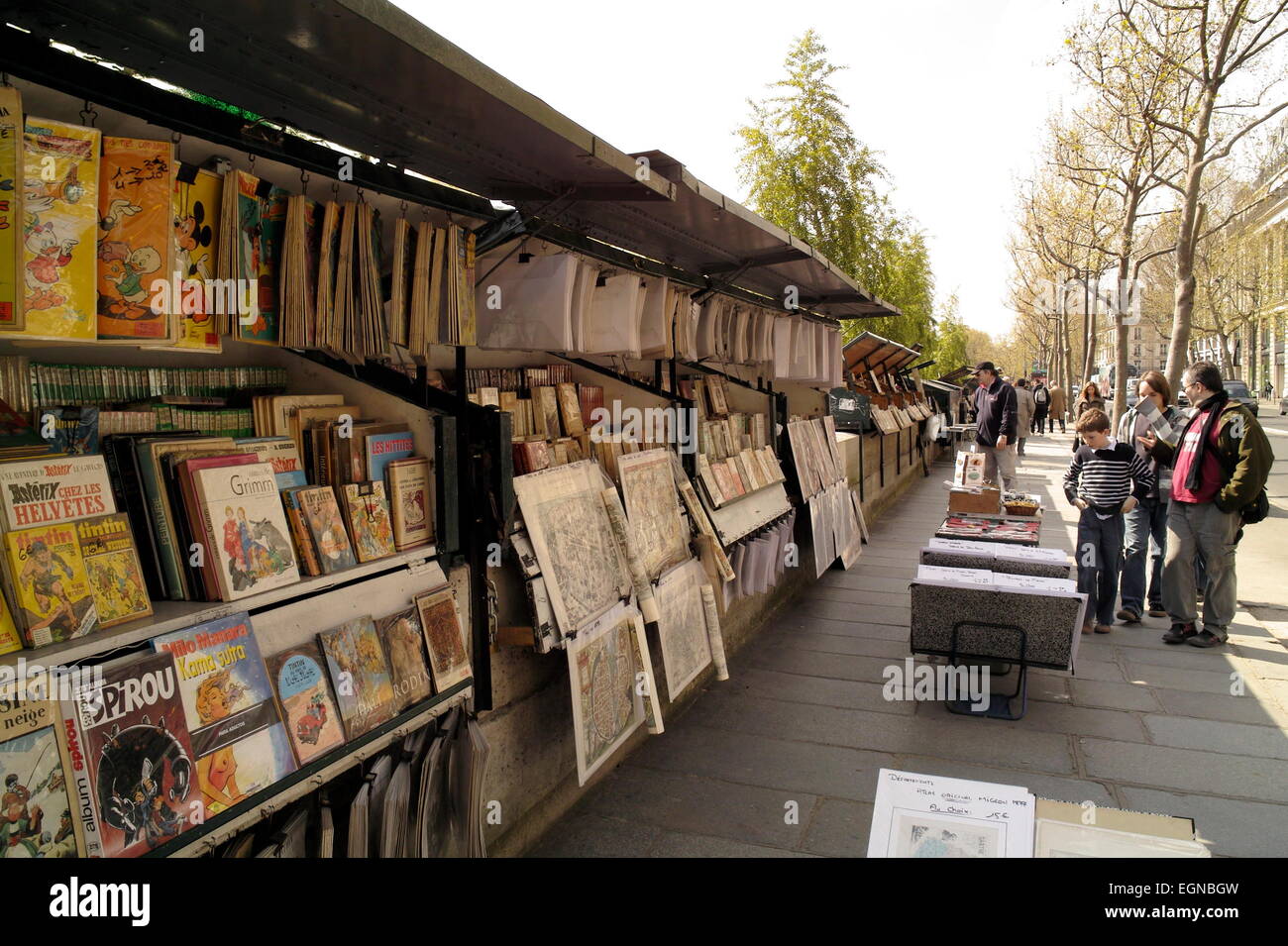 AJAXNETPHOTO 2008 PARIS FRANCE. BOOK AND CARD STALLS - BOUQUINISTES ...