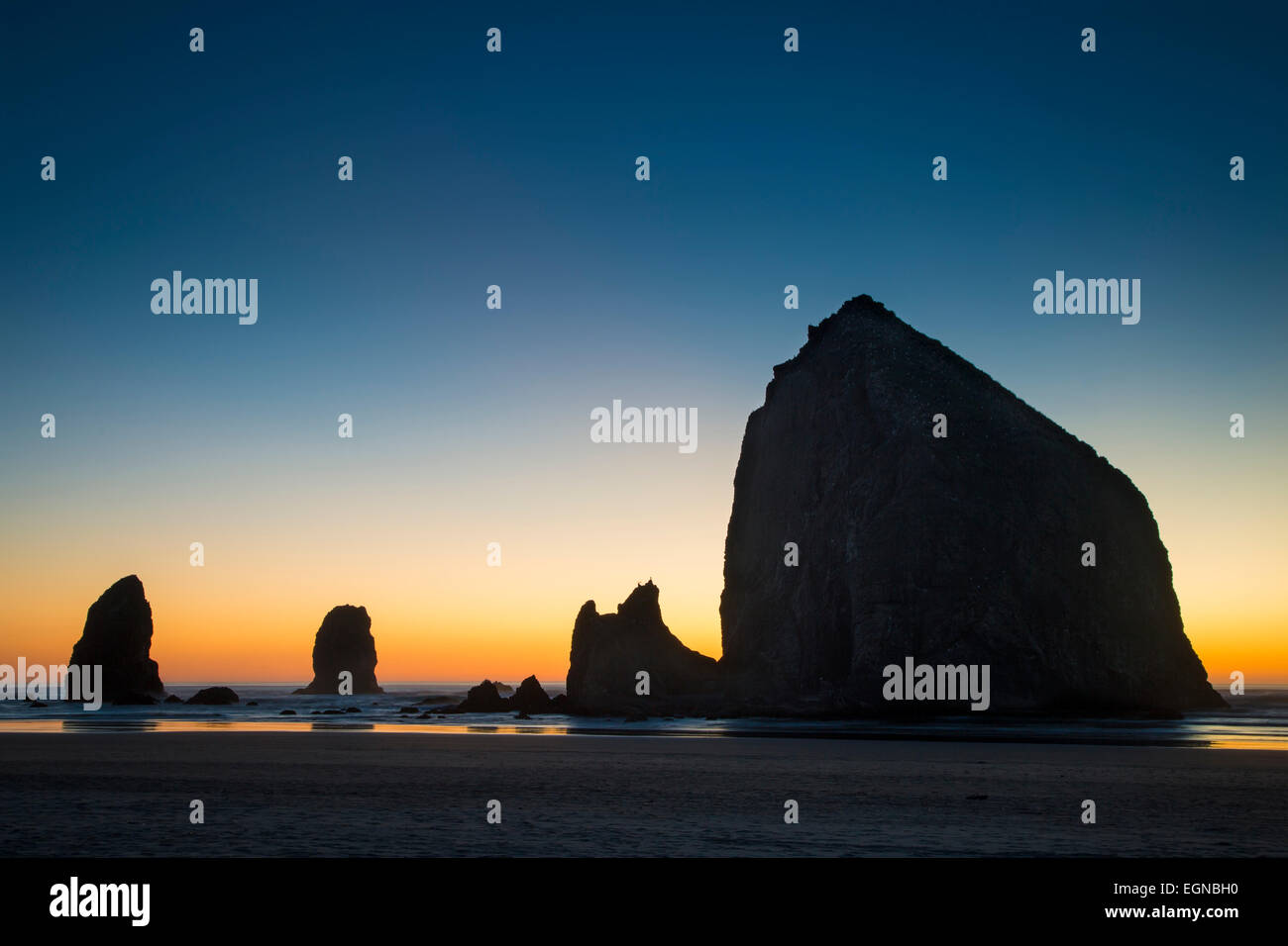Sunset at Haystack Rock, Cannon Beach, Oregon, USA Stock Photo - Alamy