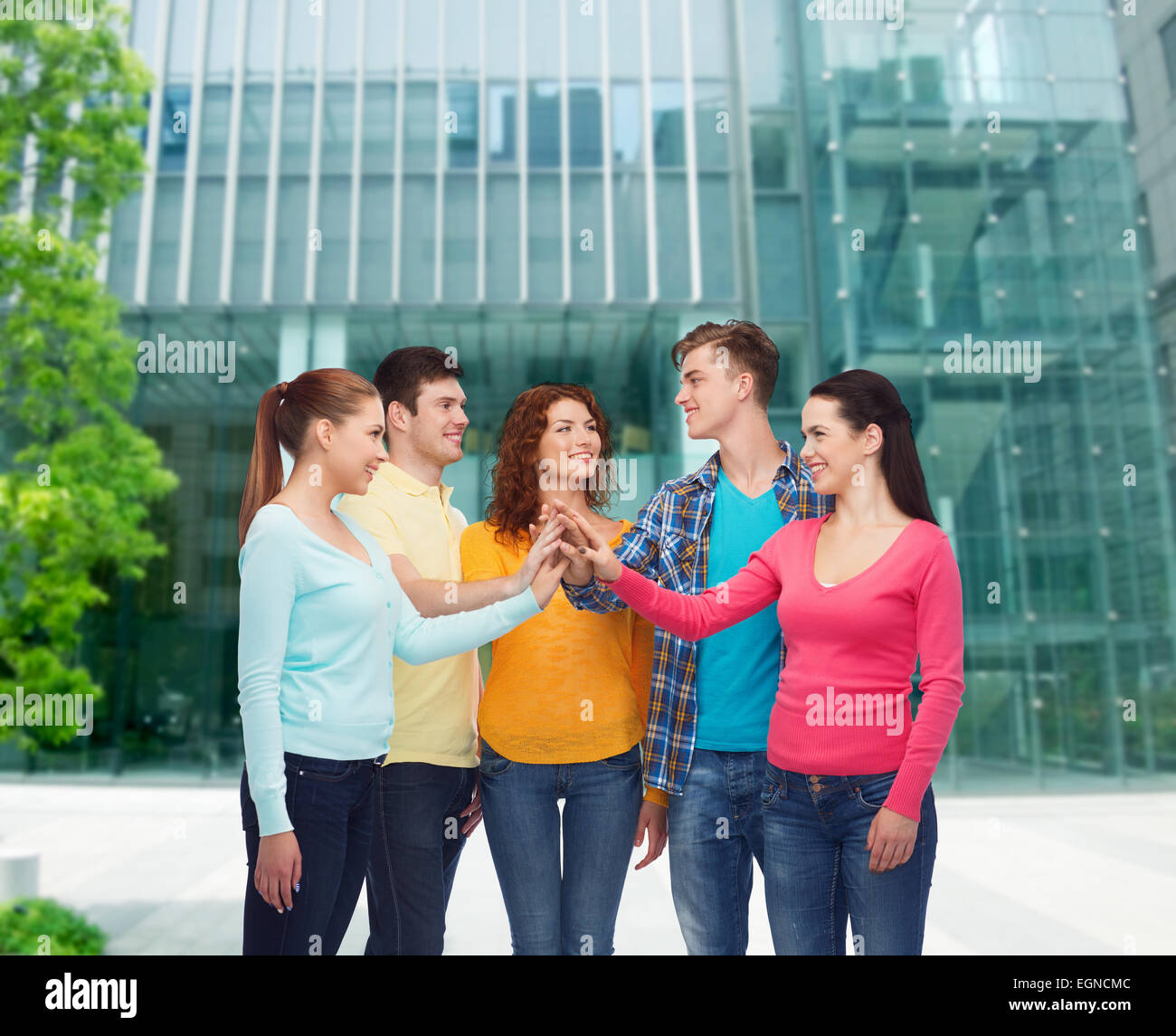 Five friends group boys mates hi-res stock photography and images - Alamy