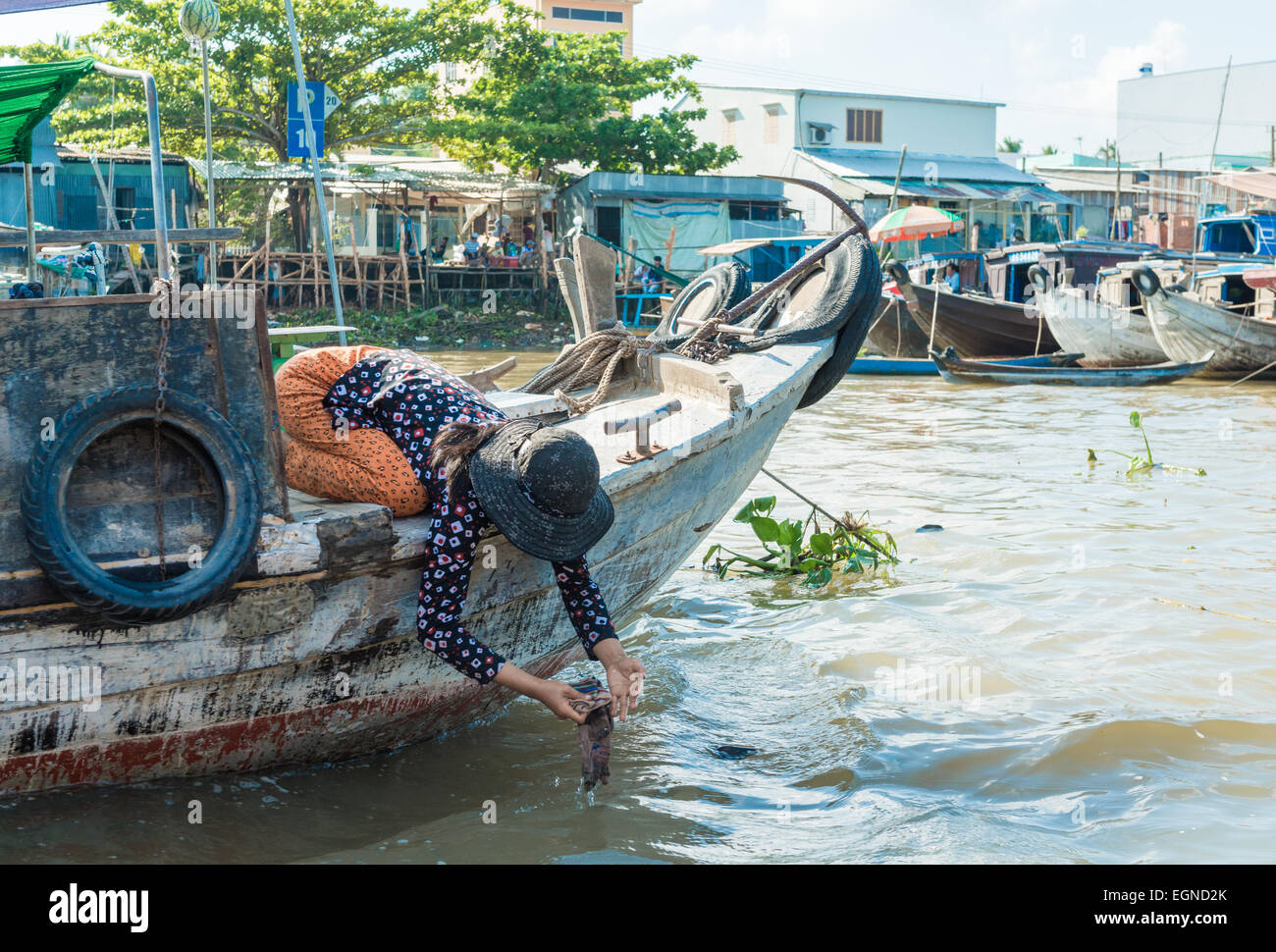 Asian floating market on Mekong river in Vietnam Stock Photo - Alamy