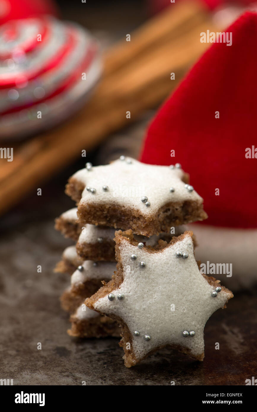 Cinnamon stars christmas hi-res stock photography and images - Alamy
