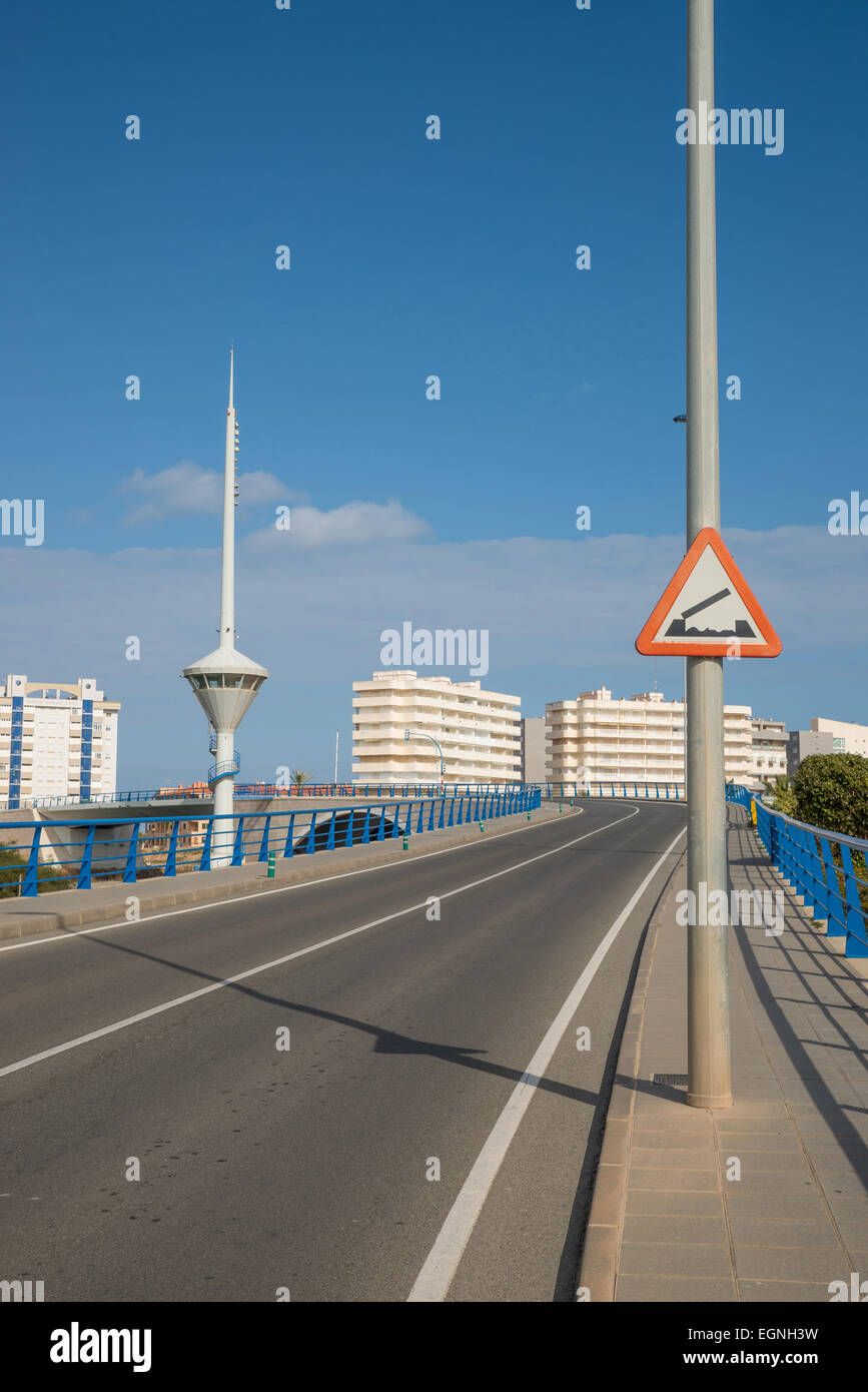 Road sign warning of a lifting bridge Stock Photo - Alamy