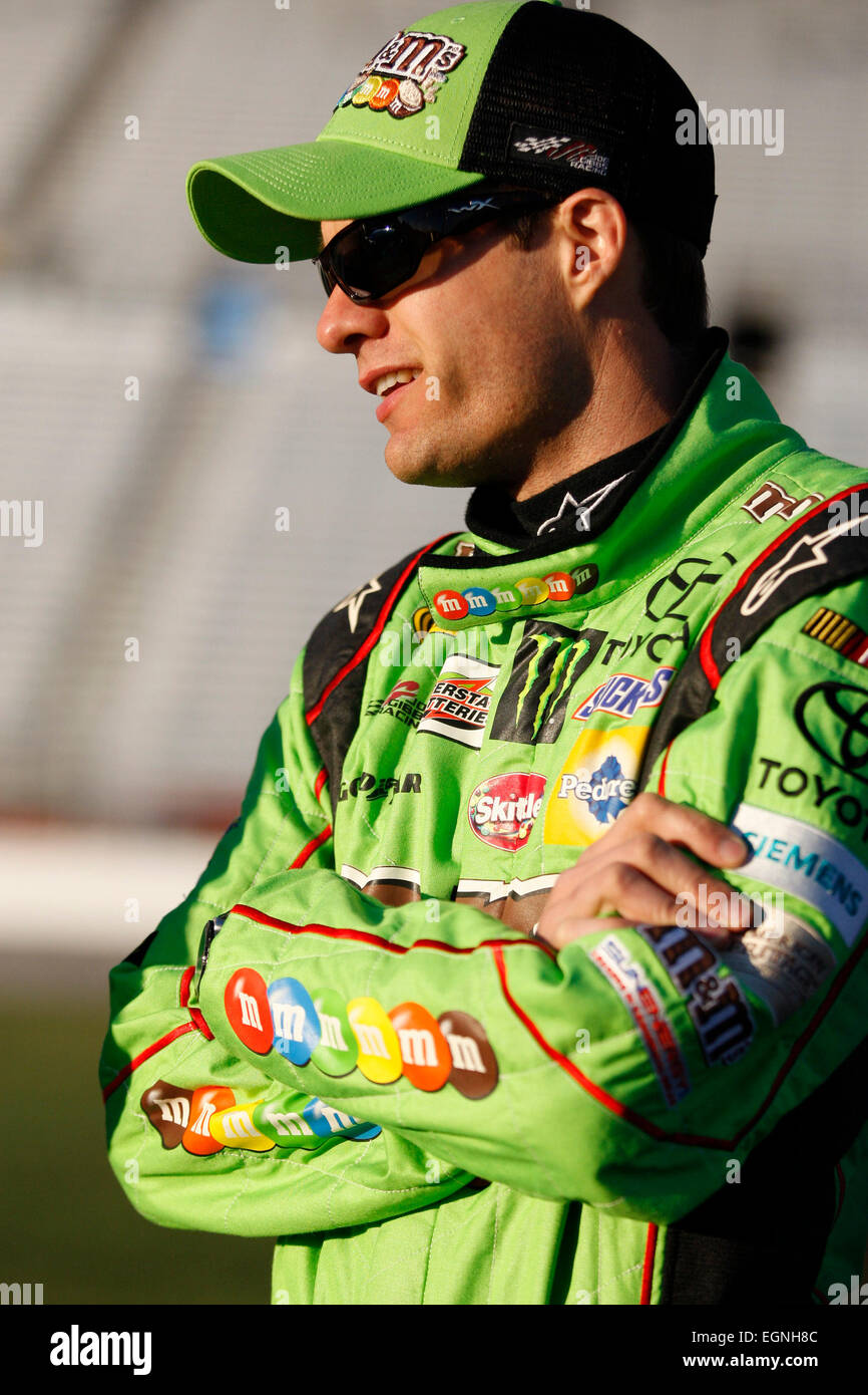 Hampton, GA, USA. 27th Feb, 2015. David Ragan (18) prepares to qualify ...