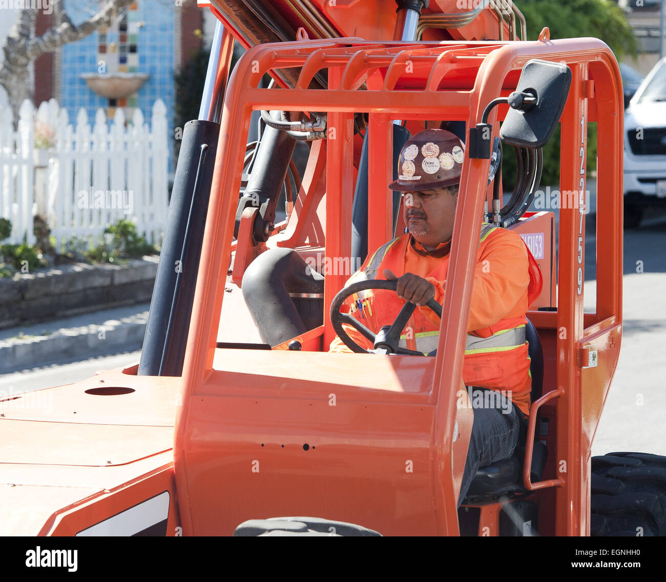 Crew construction workers pour concrete hi-res stock photography and ...