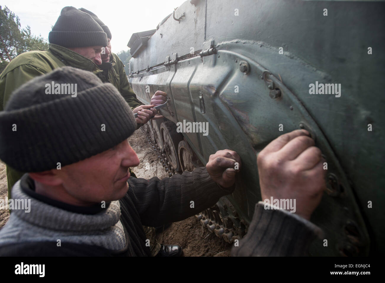 Military vehicle repair hi-res stock photography and images - Alamy