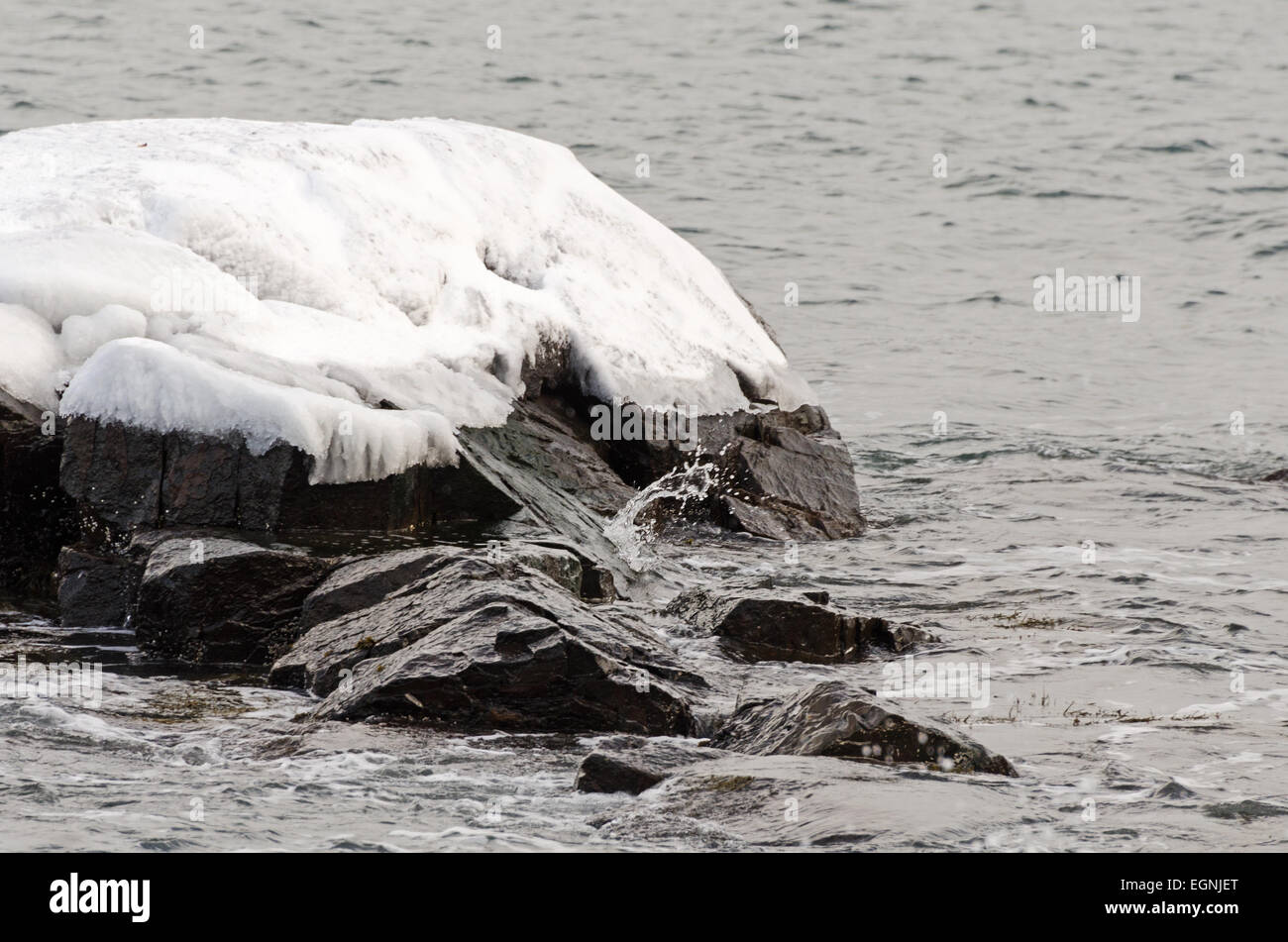 Ledge wave hi-res stock photography and images - Alamy