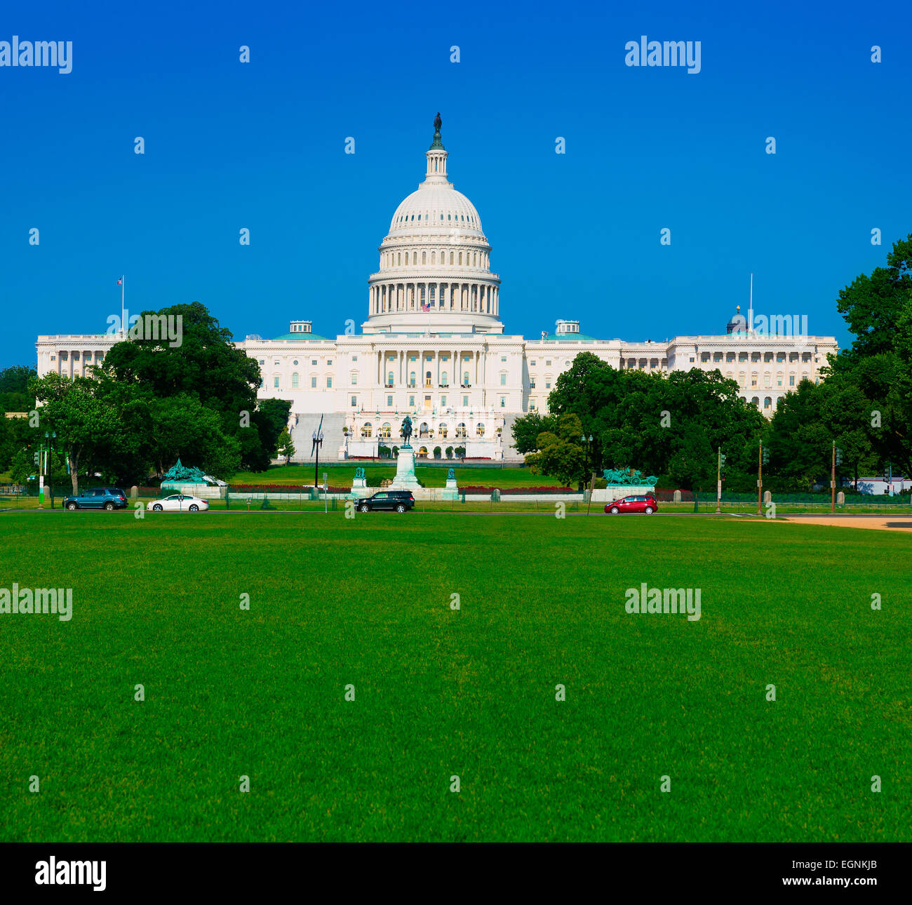 Us capital building lawn hi-res stock photography and images - Alamy