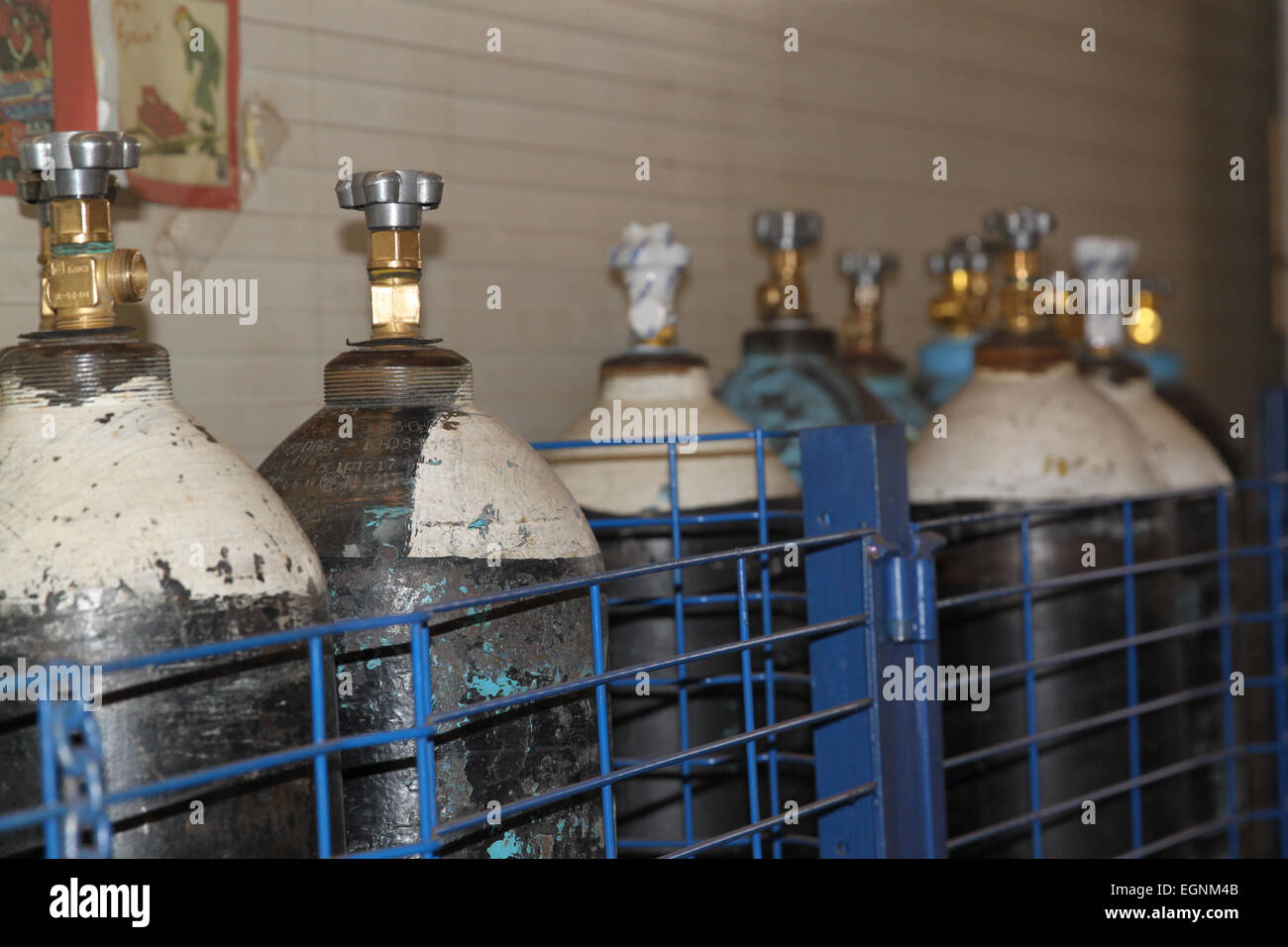 Industrial gases cylinders hi-res stock photography and images - Alamy