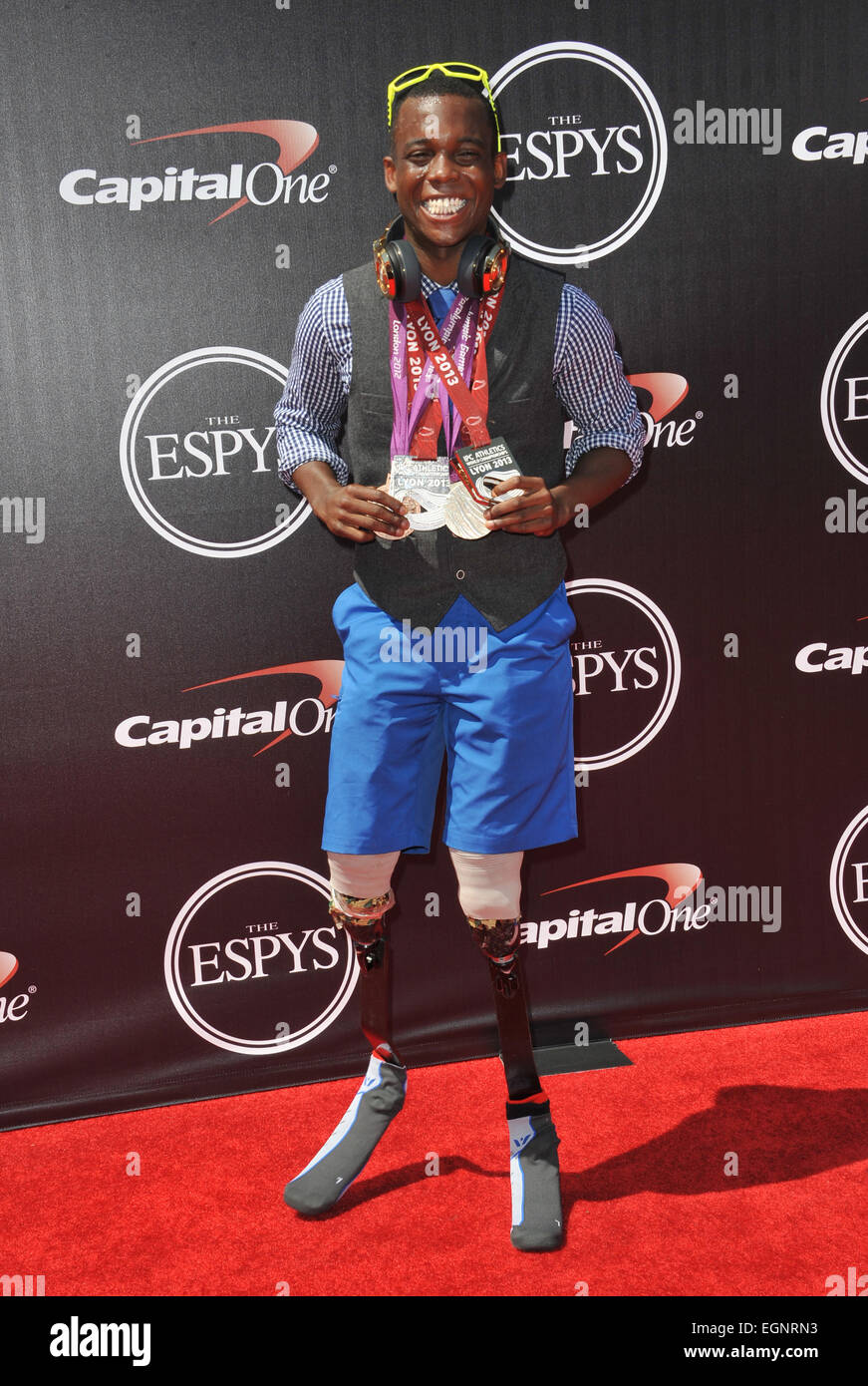 Paralympian runner with medal hi-res stock photography and images - Alamy