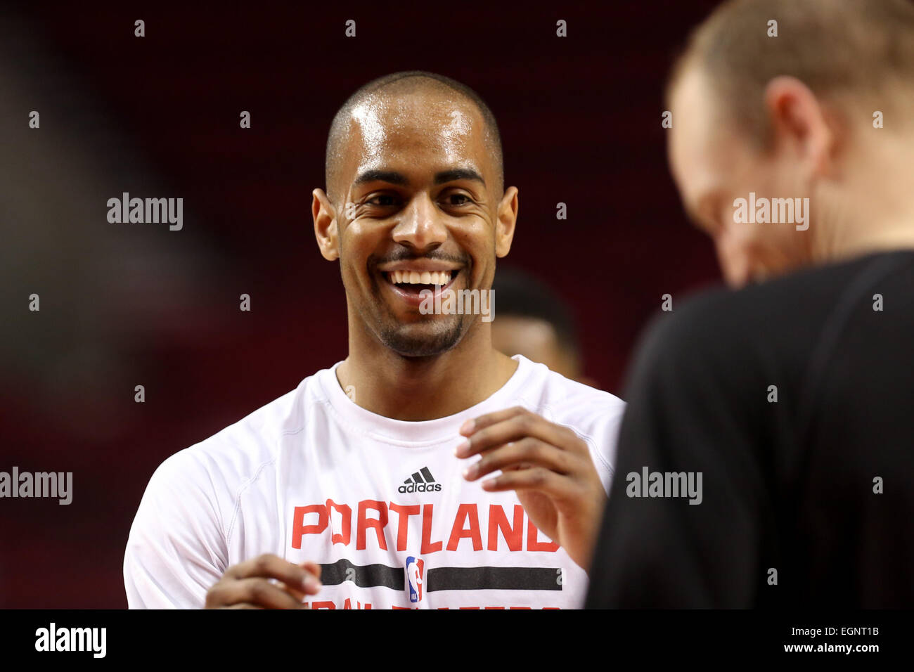 Portland, Oregon, USA. 27th February, 2015. AARON AFFLALO (4) warms up ...