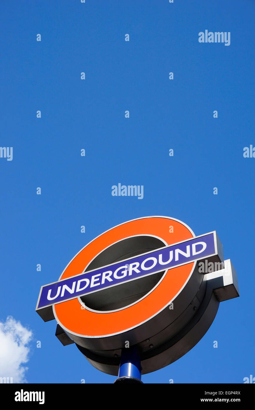 London Underground sign Stock Photo - Alamy