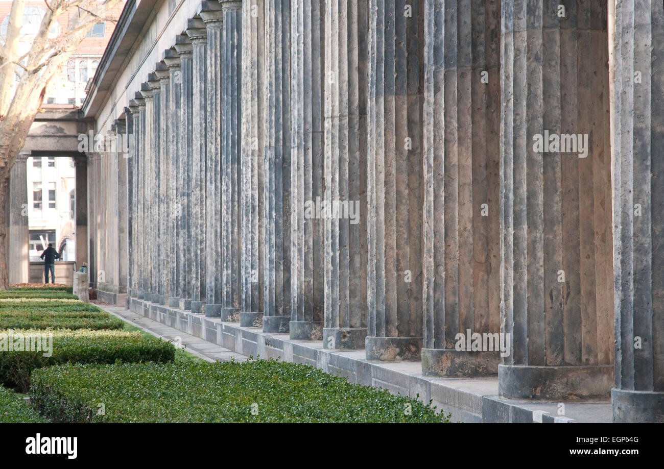 Doric columns hi-res stock photography and images - Alamy