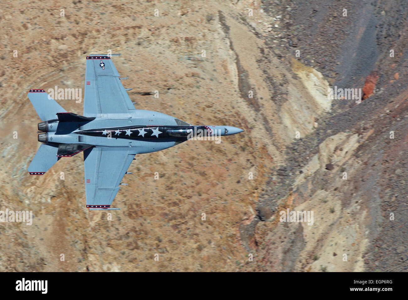 Aerial descending shot hi-res stock photography and images - Alamy