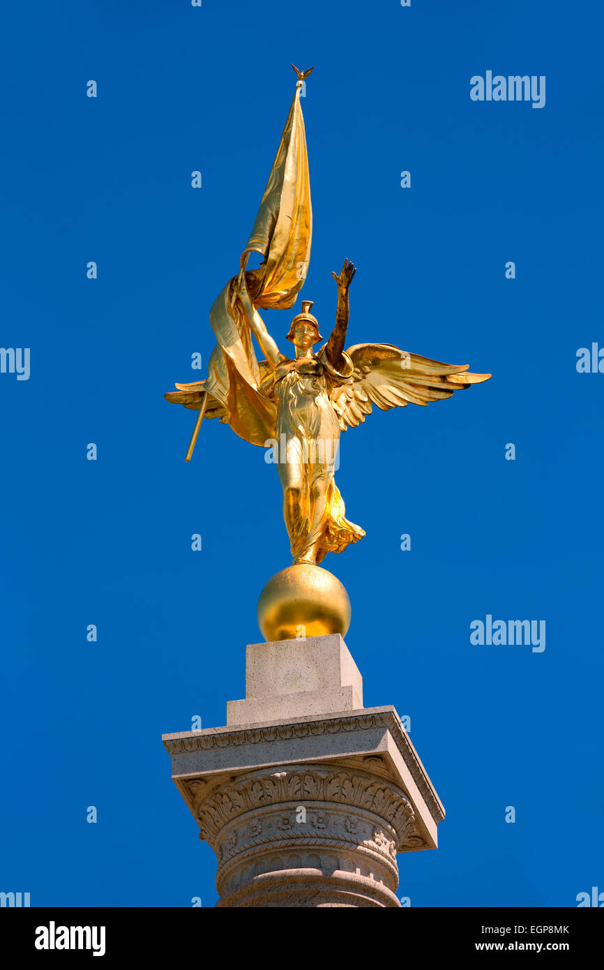 Gold winged Victory statue in World War I Memorial in Washington DC ...