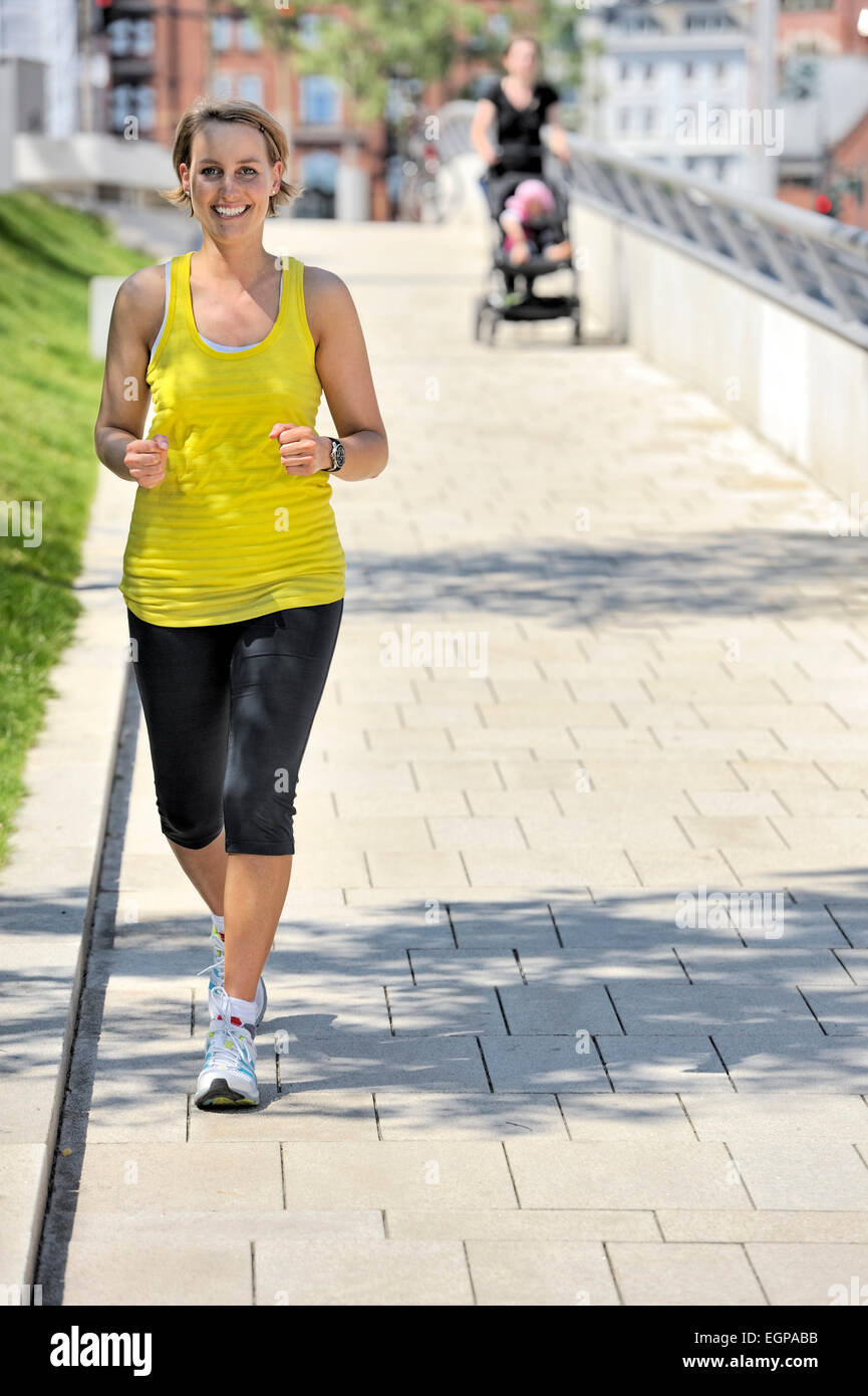 Walks walking jogging urban hi-res stock photography and images - Alamy