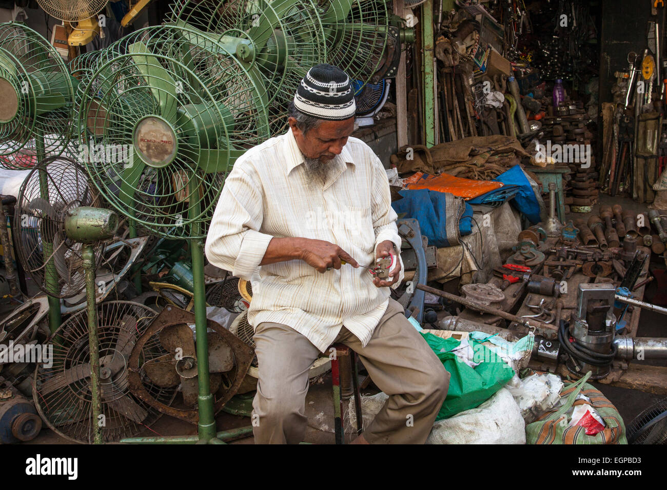 Market stall in Bhendi Bazaar, Mumbai, India Stock Photo - Alamy
