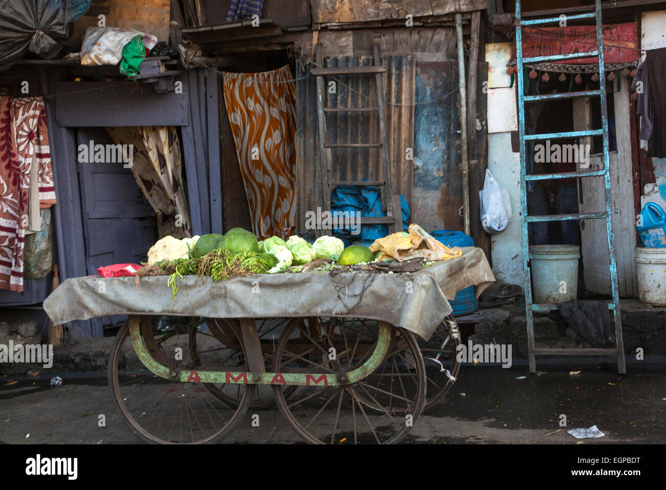 shack in Mumbai, India Stock Photo - Alamy