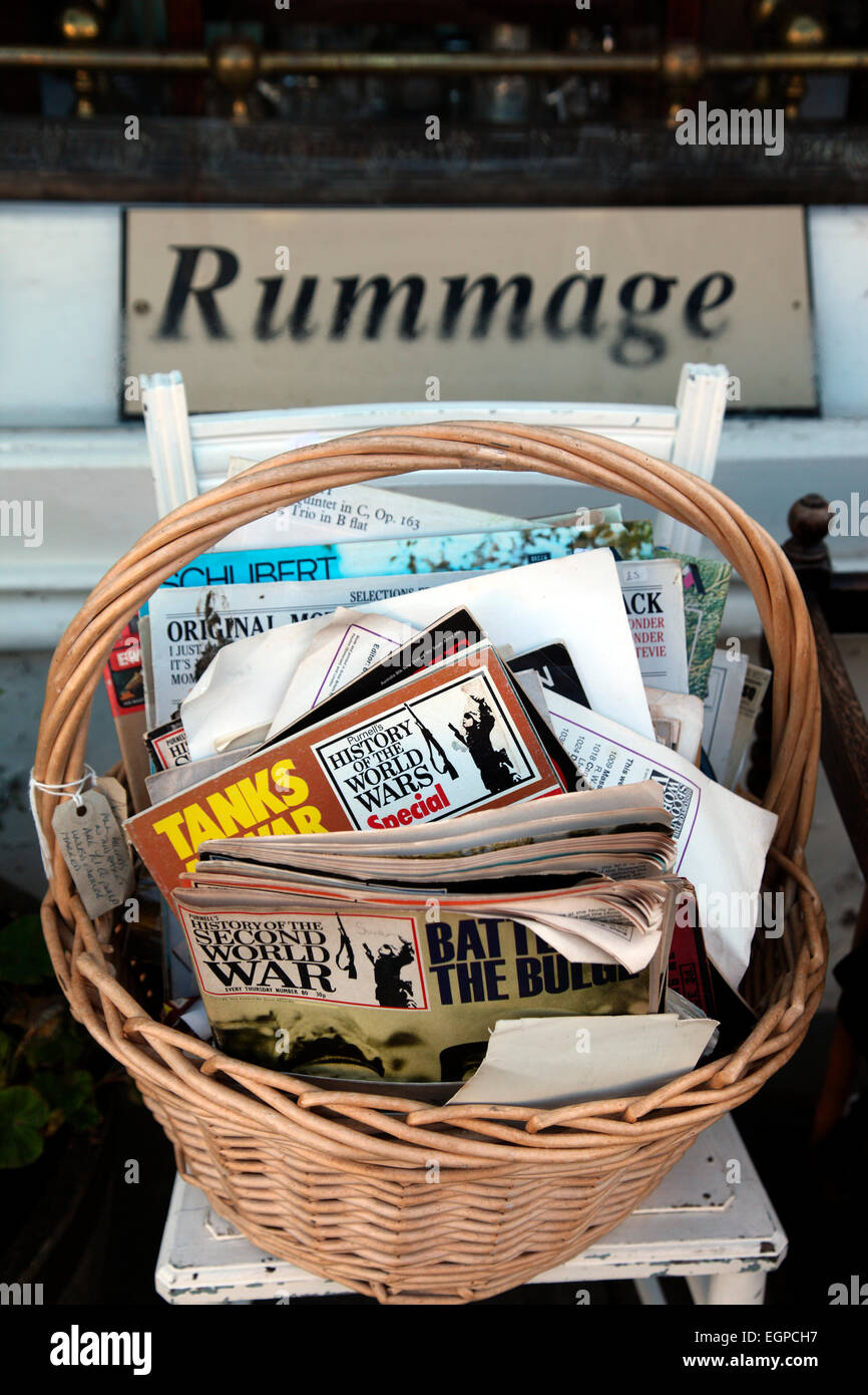 Vintage magazines hi-res stock photography and images - Alamy