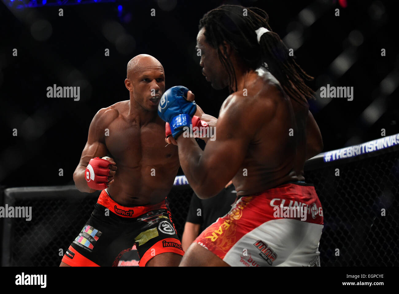 Uncasville Connecticut, USA. 27th Feb, 2015. Linton Vassell (red) and ...