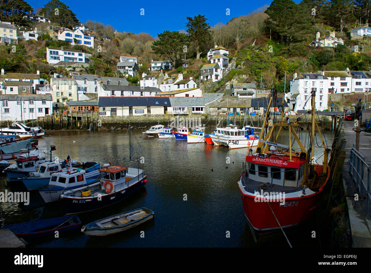 Polperro harbour cornwall hi-res stock photography and images - Alamy