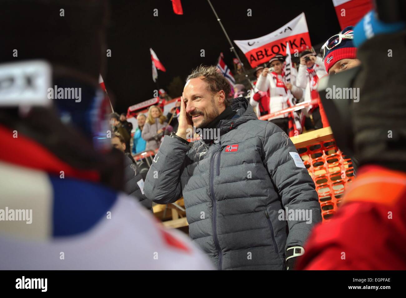 Crown prince Haakon Magnus of Norway celebrates during the Men Large ...