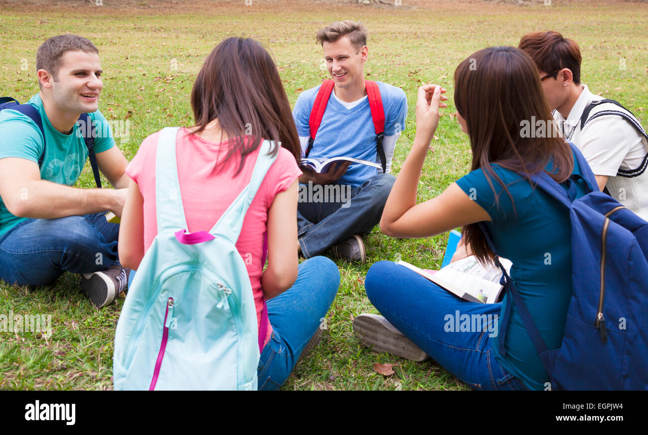 College students girls hi-res stock photography and images - Alamy