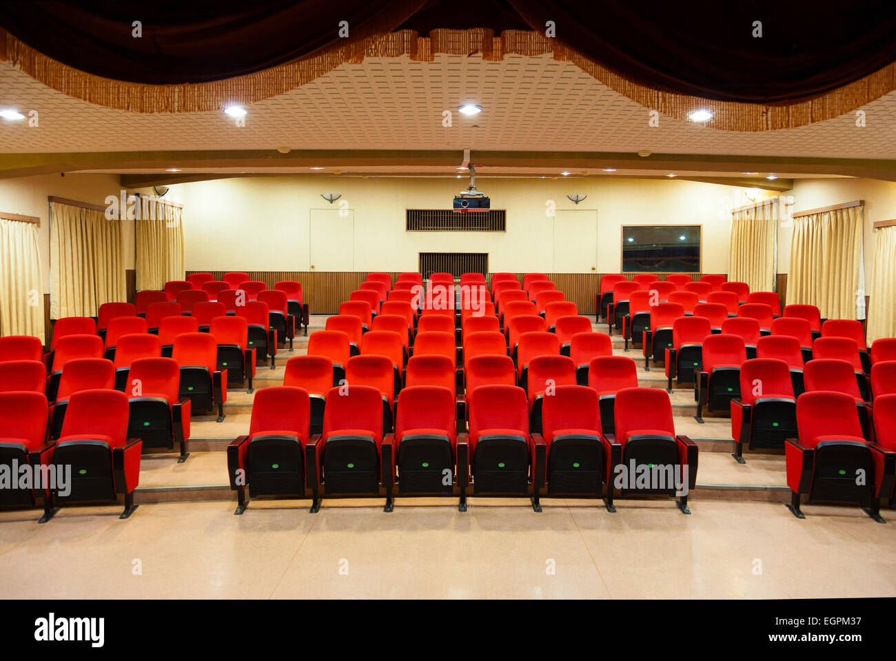 Empty school hall hi-res stock photography and images - Alamy