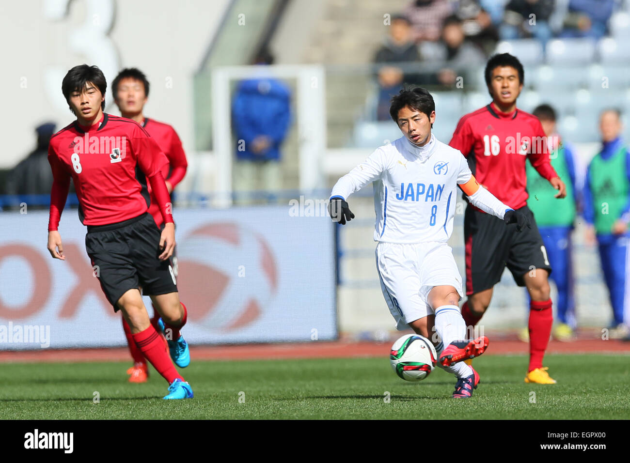 Kanagawa, Japan. 28th Feb, 2015. L-R) Mizuki Ichimaru (U-18 J.League ...
