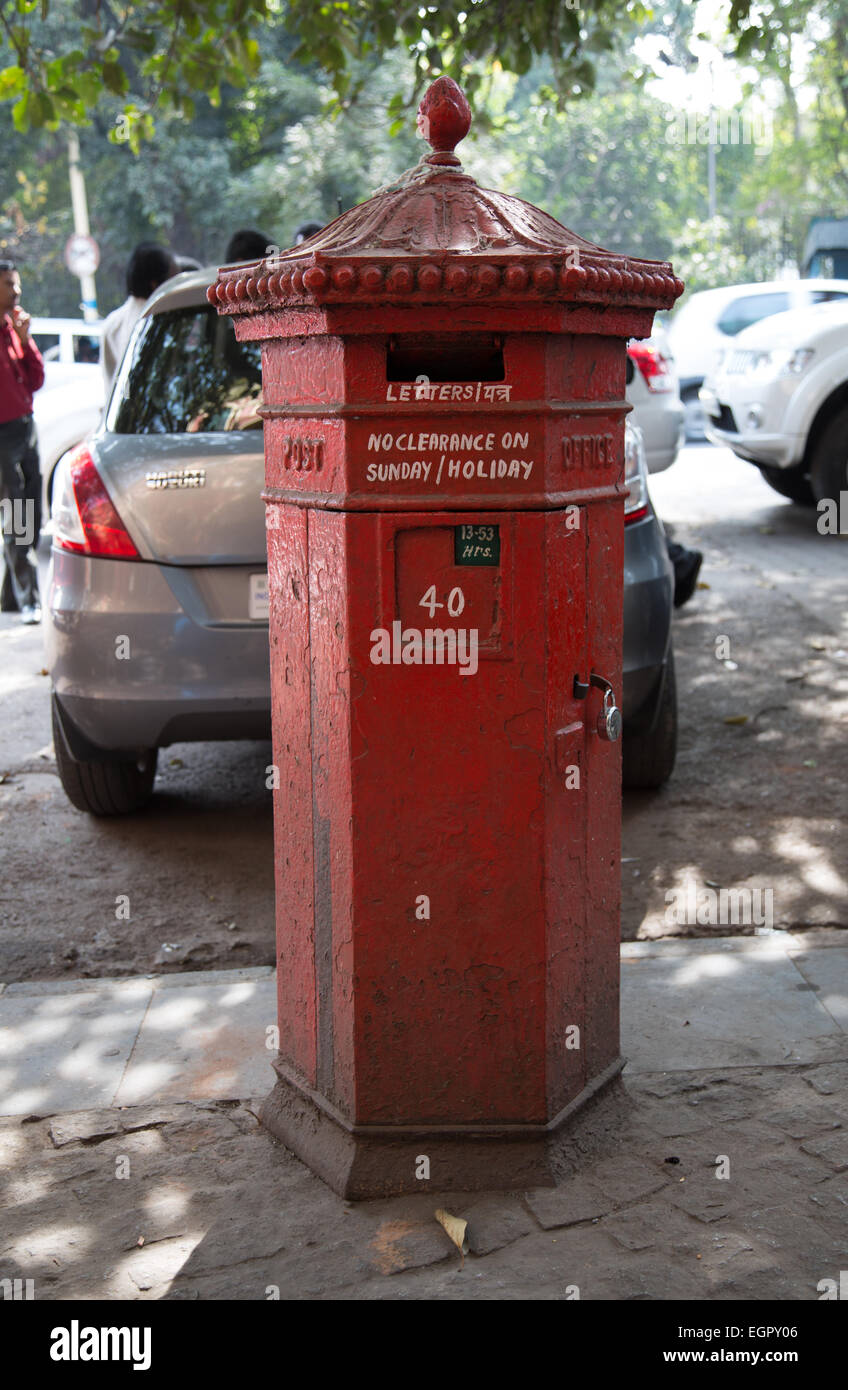Indian red post box hi-res stock photography and images - Alamy