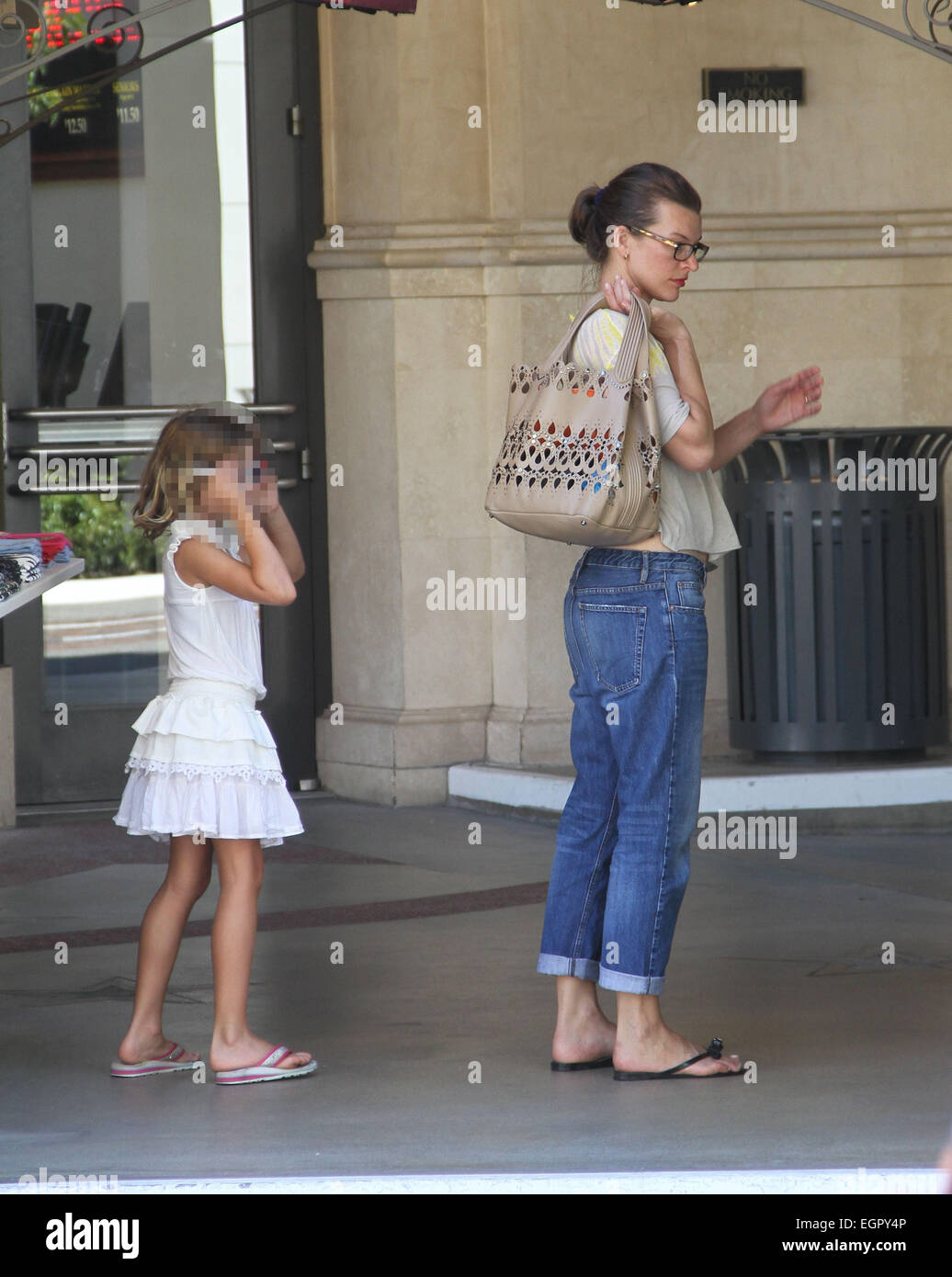 Milla jovovich and ever anderson hi-res stock photography and images ...