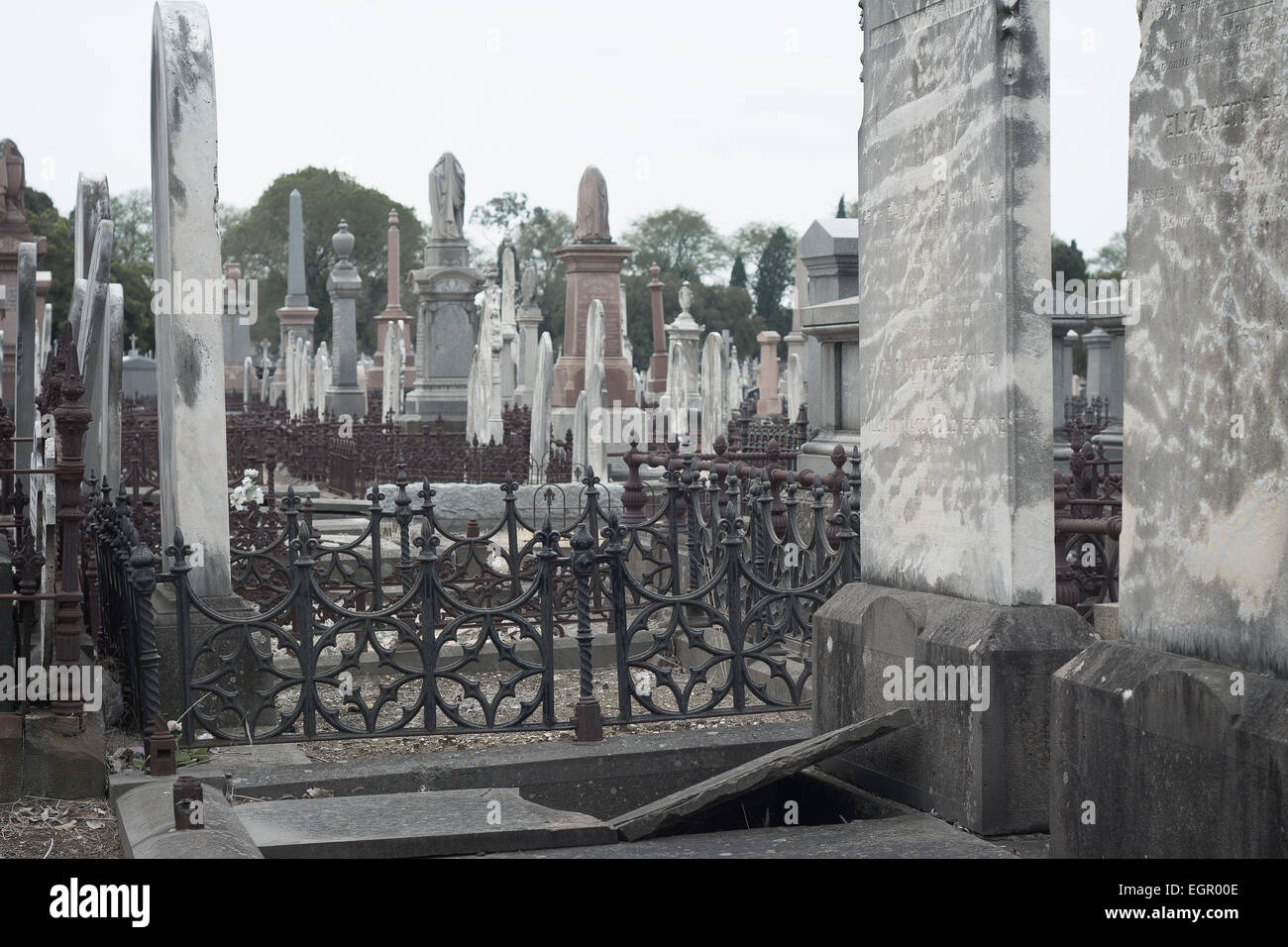 Old melbourne cemetery hi-res stock photography and images - Alamy