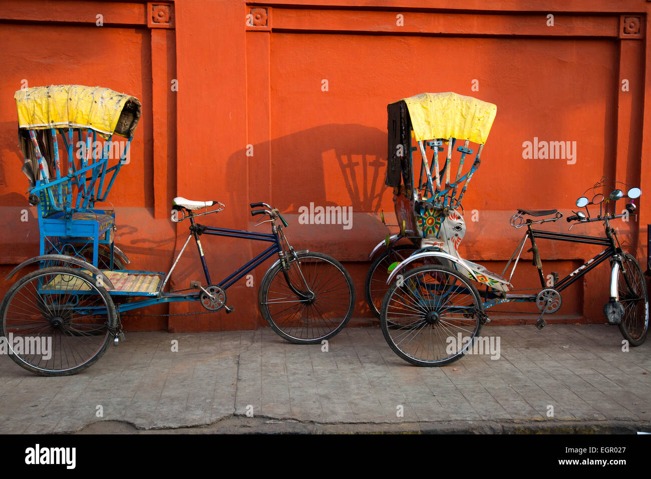 Rickshaw in Kolkata Stock Photo - Alamy