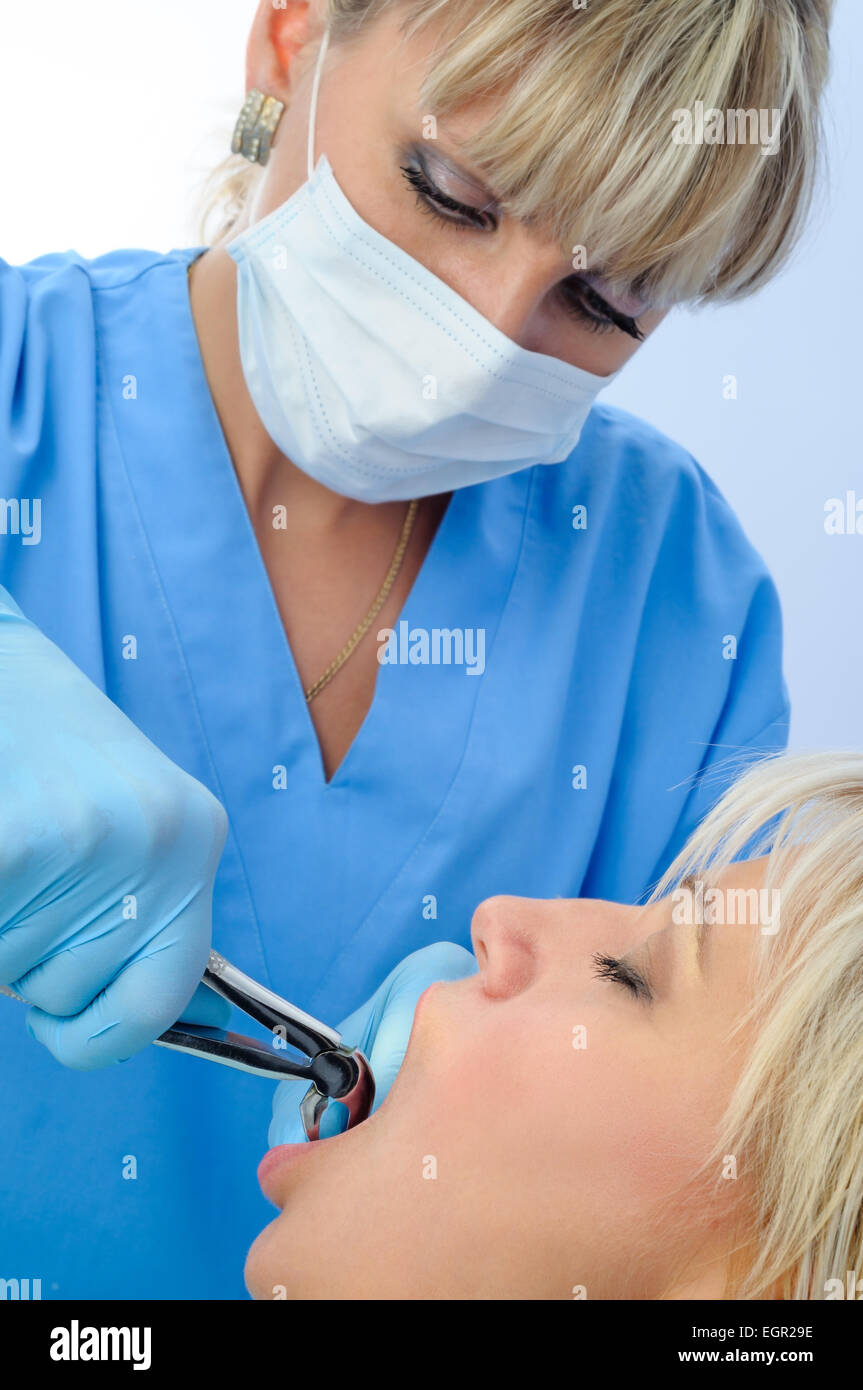 Dental extraction surgery hi-res stock photography and images - Alamy
