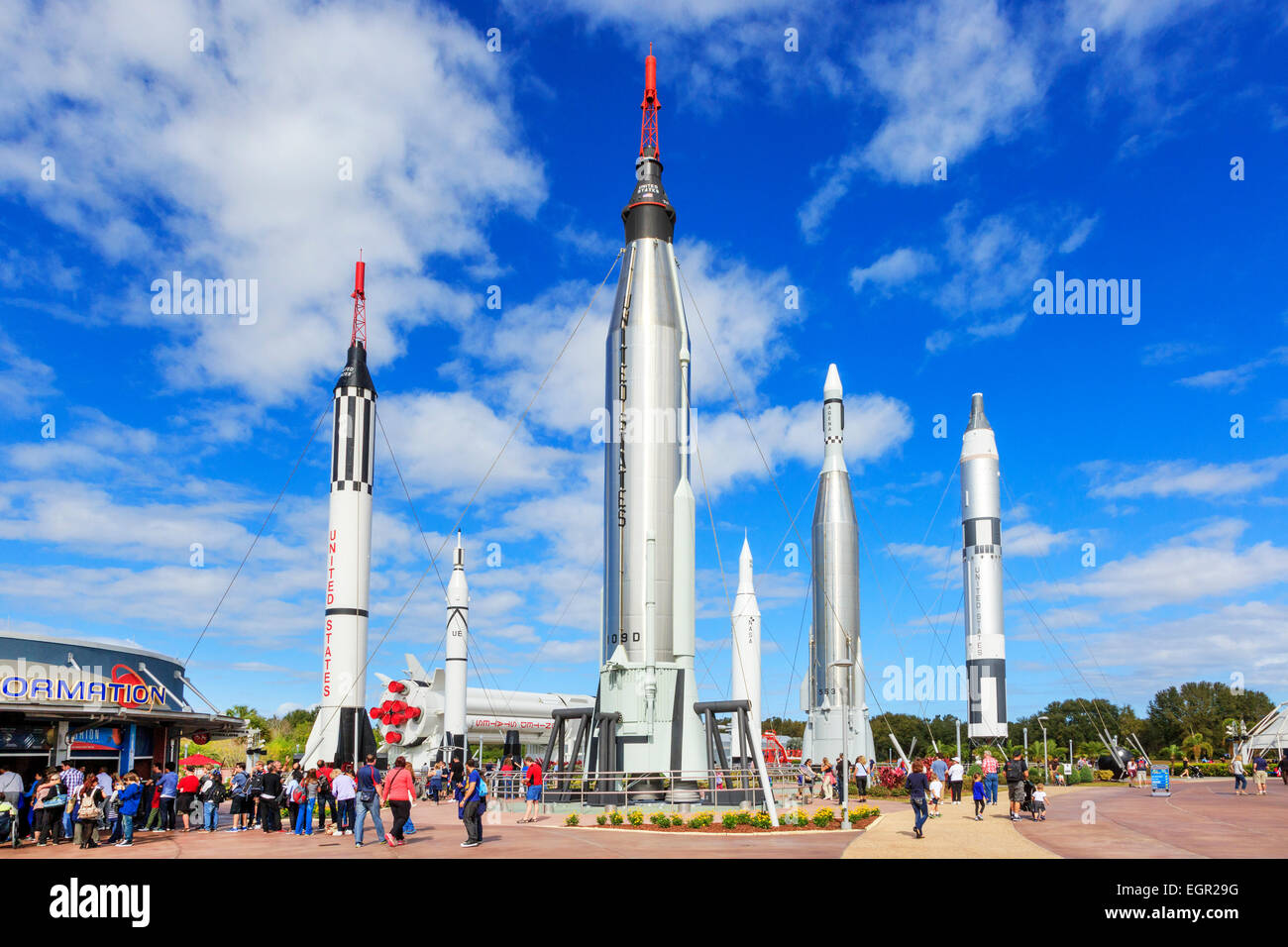Rocket ship hi-res stock photography and images - Alamy