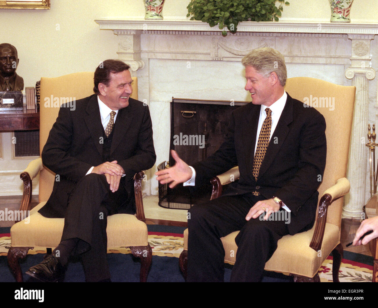 Us president bill clinton meets hi-res stock photography and images - Alamy