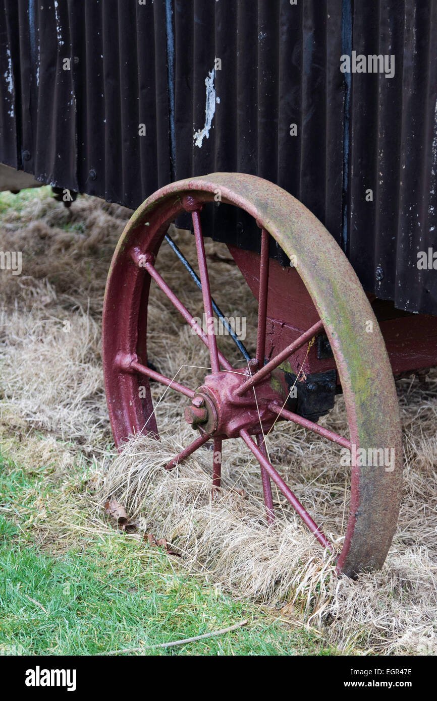 Iron Wheel holding a Caravan Stock Photo - Alamy