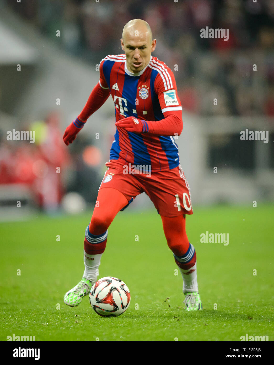 Munich, Germany. 27th Feb, 2015. Munich's Arjen Robben in action during ...