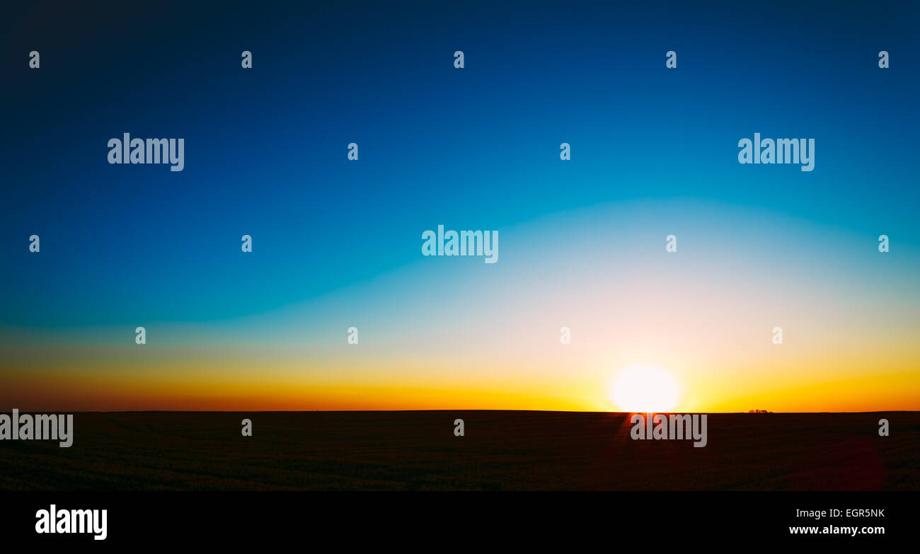 Field with clear sky hi-res stock photography and images - Alamy