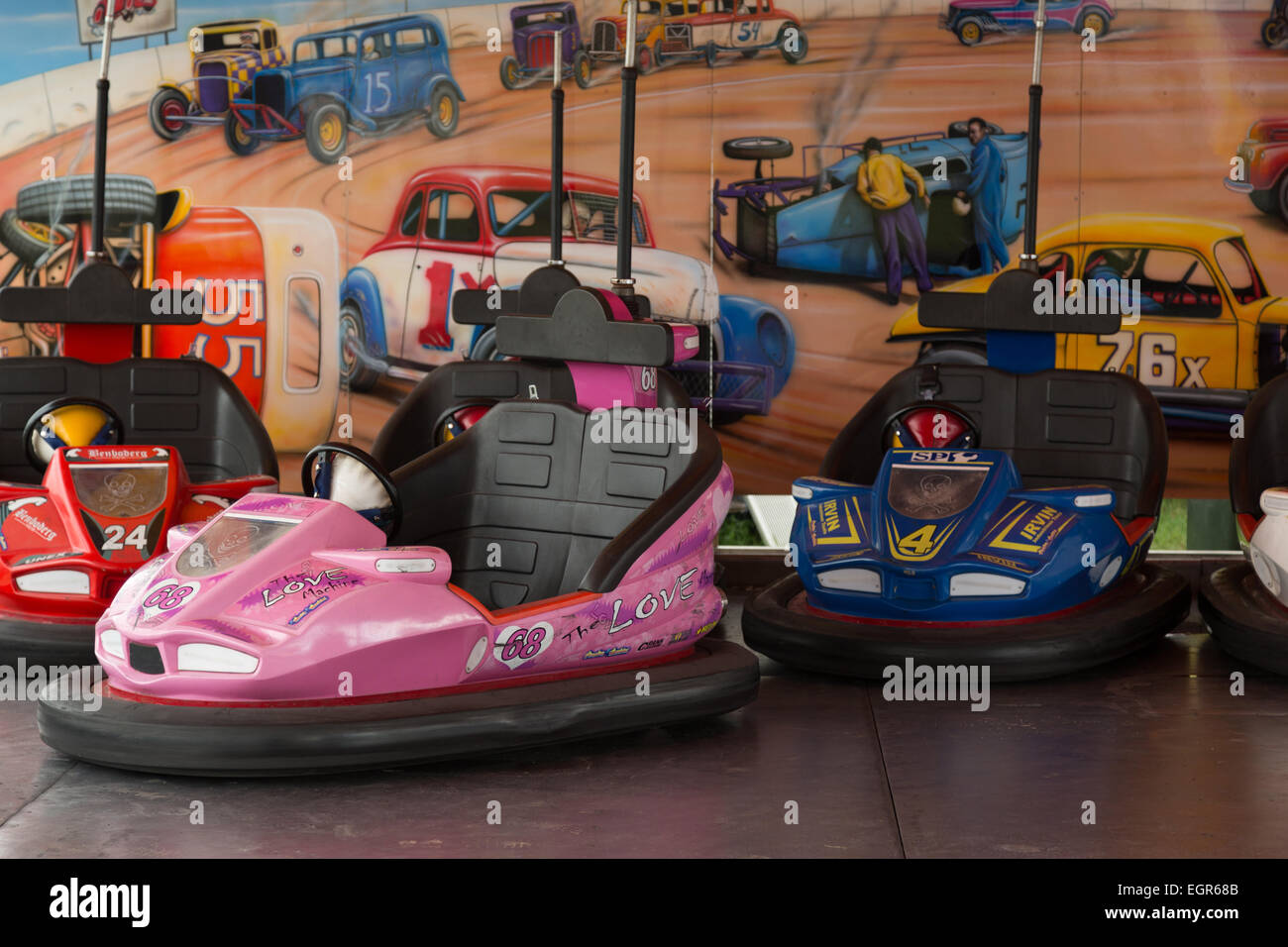 Dodgem cars hi-res stock photography and images - Alamy