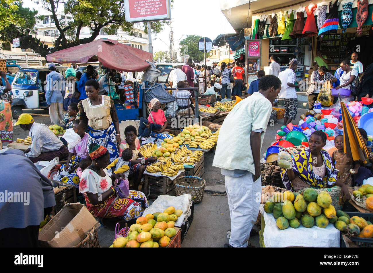 Fruit and vegetable market, Arusha, Tanzania Stock Photo - Alamy