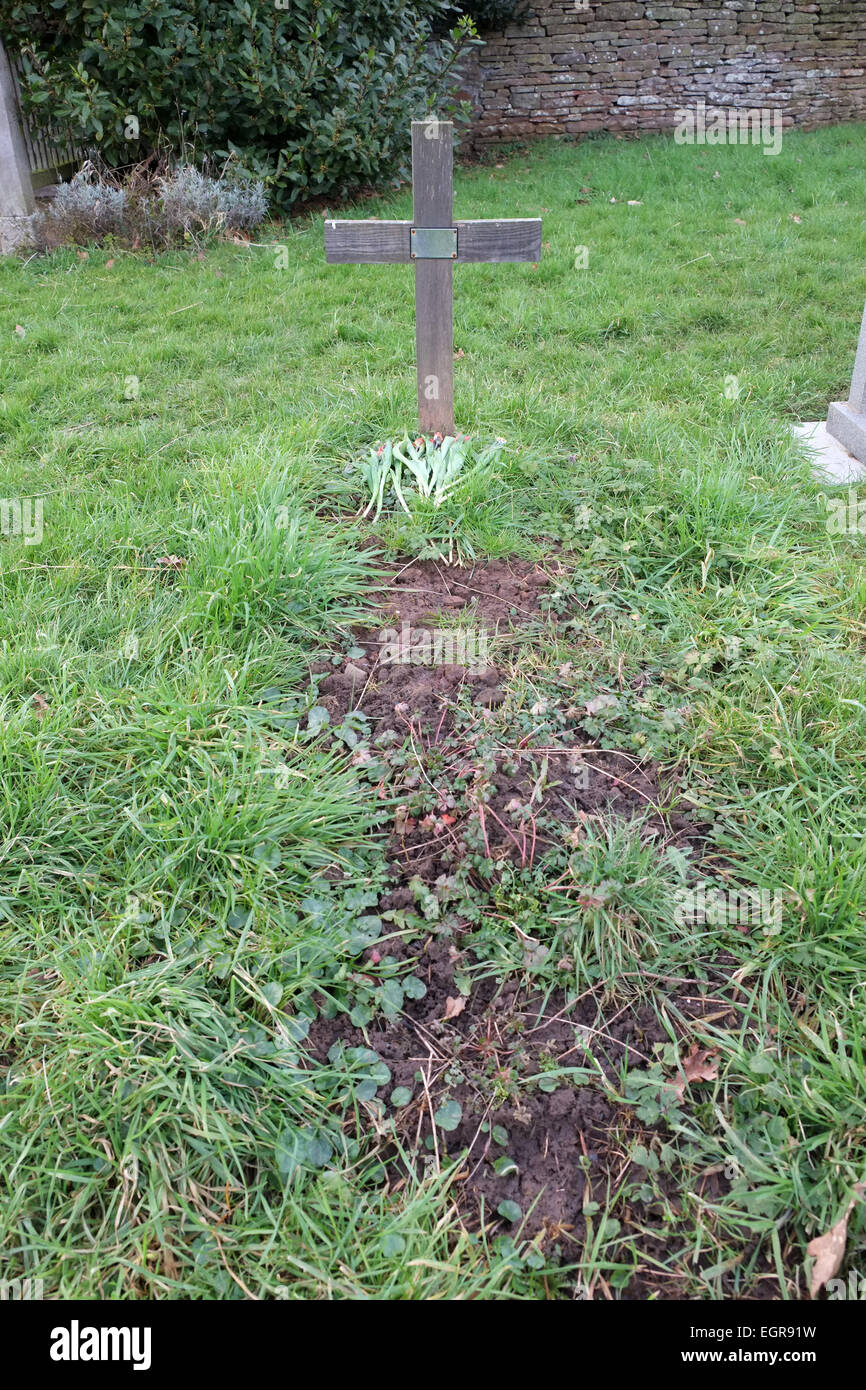 Simple grave hi-res stock photography and images - Alamy