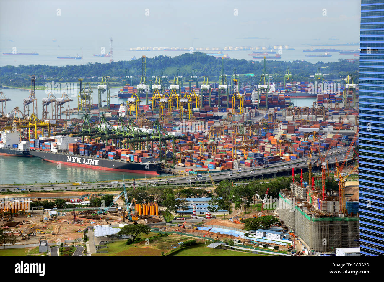 Singapore container port hi-res stock photography and images - Alamy