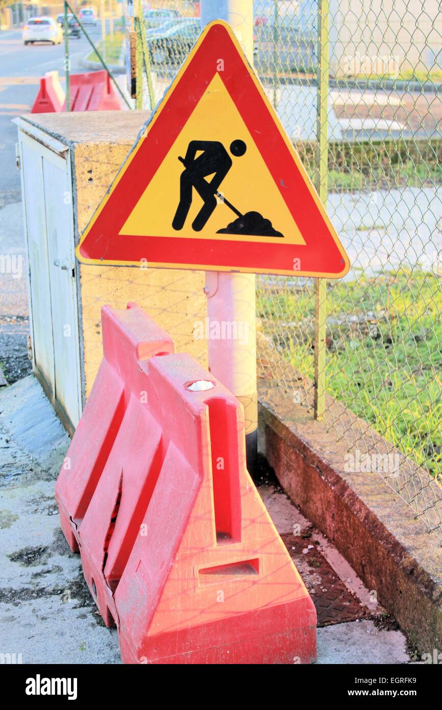 Work in progress road sign Stock Photo - Alamy