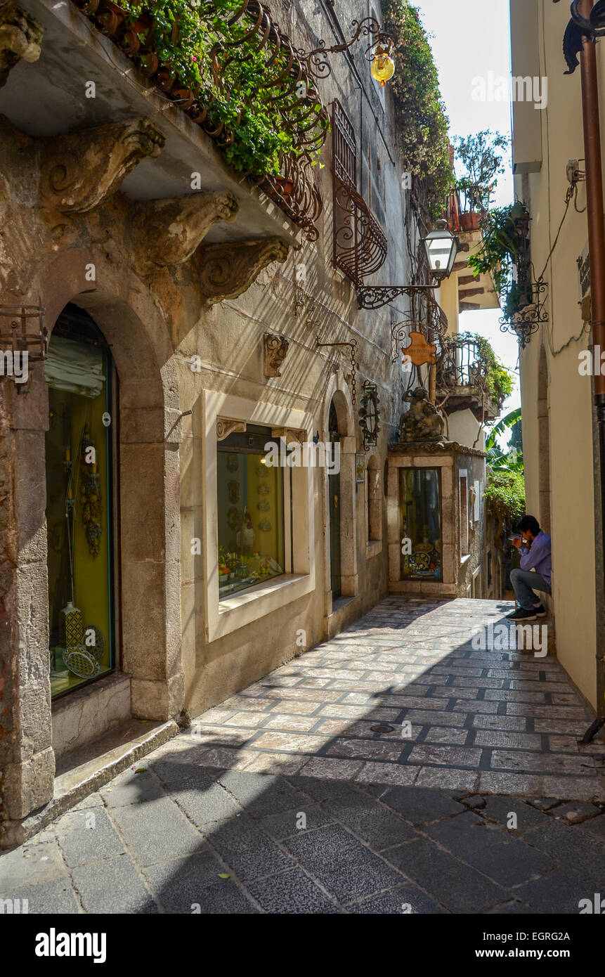 Angling shadows hi-res stock photography and images - Alamy