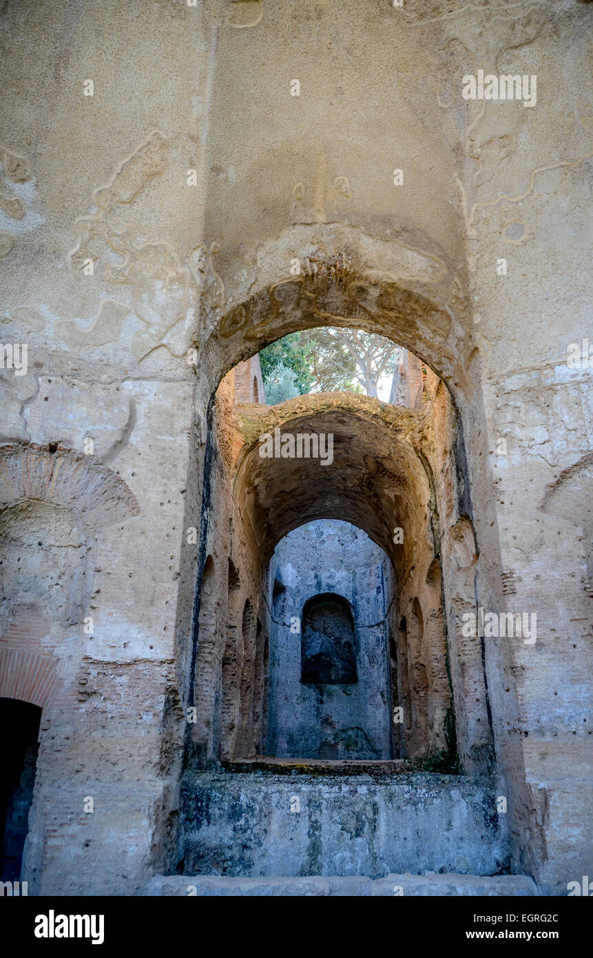 Arches ruins hi-res stock photography and images - Alamy
